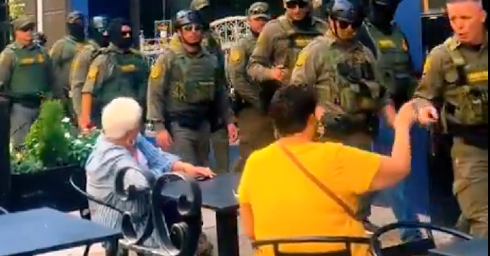 ICE hit Chicago streets, residents thank them - agents’ response goes ...